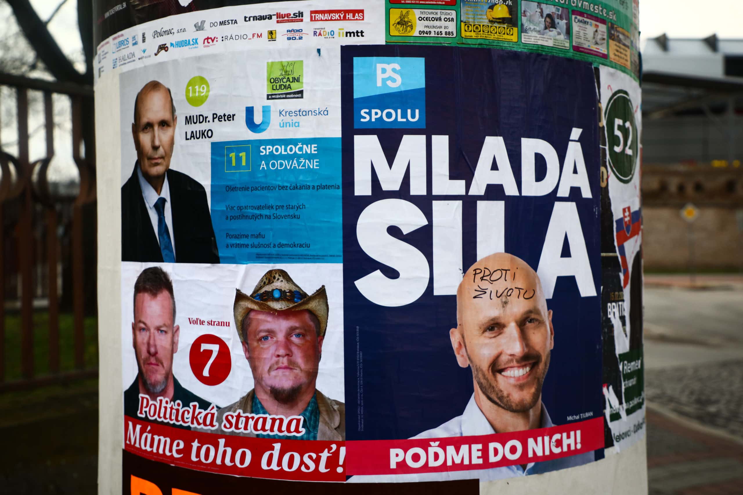 Vysvetľujúce VIDEO: Ako sa líši pravica a ľavica? - Zmudri G